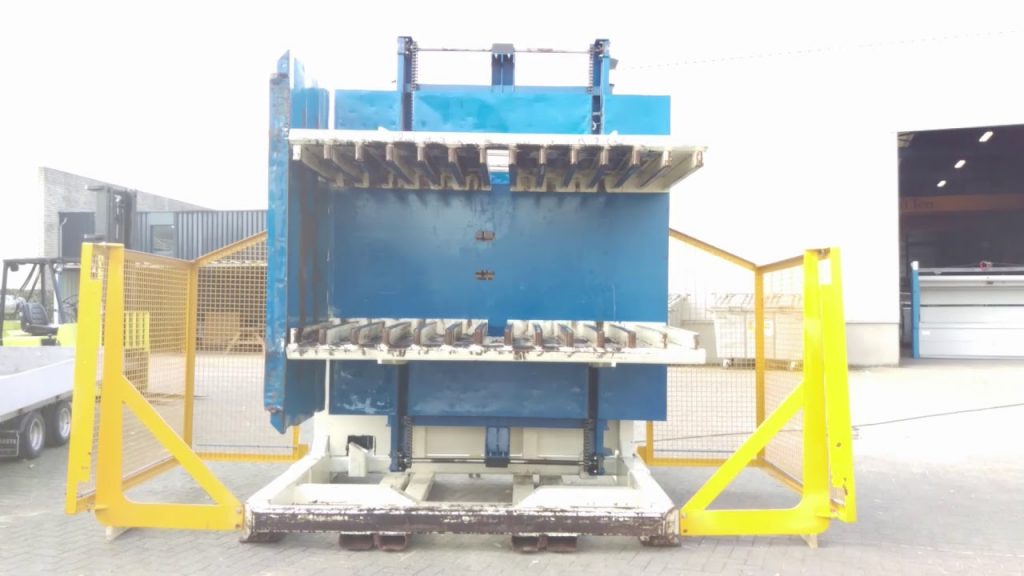 "Revolutionary Pallet Rotator and Inverter - Effortlessly Flip and Turn ...